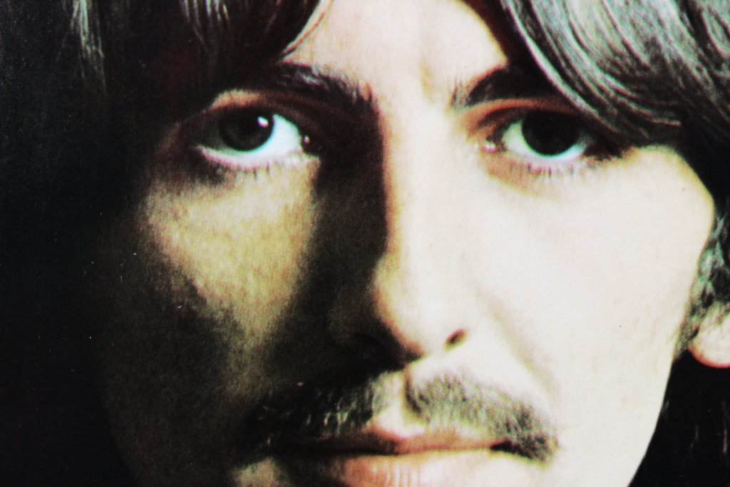 The Beatles – The White Album Signed by George Harrison (Album Cover ...